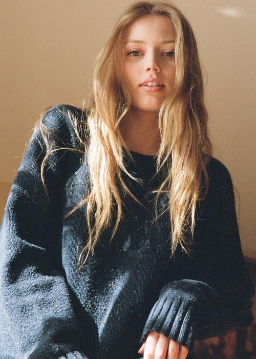 Image of Grace Van Dien