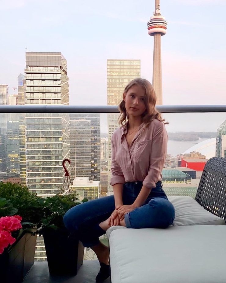 Picture of Alexandra Beaton