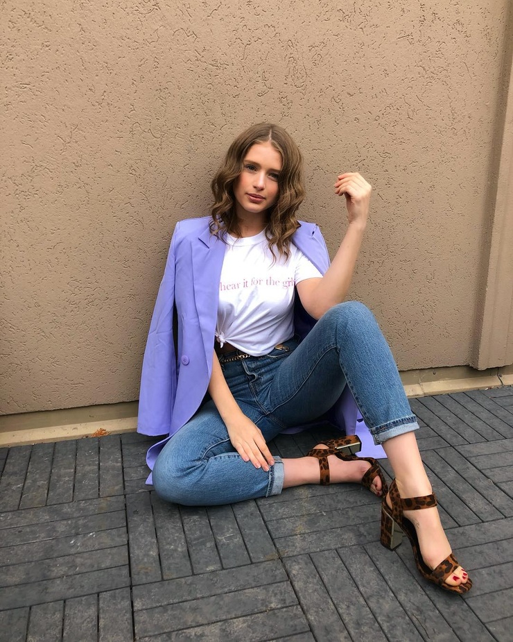 Picture of Alexandra Beaton