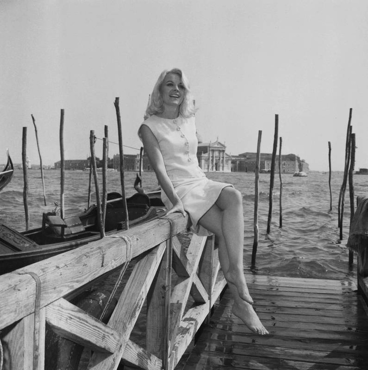 Carroll Baker image