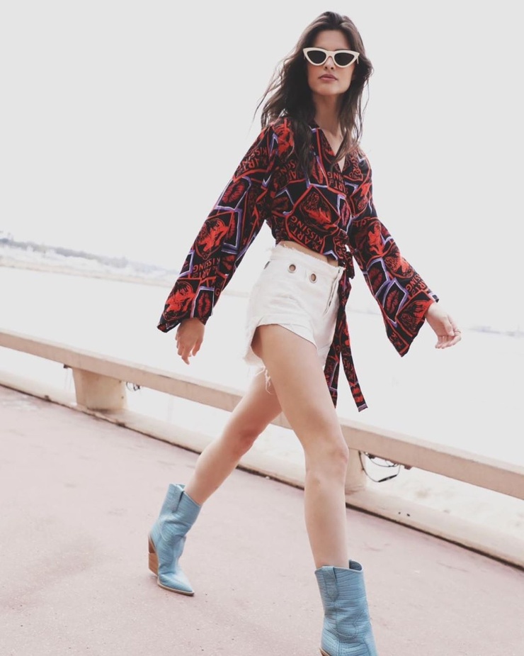 Picture of CAROL MENDES