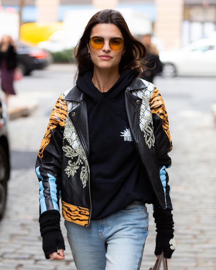 Picture of CAROL MENDES