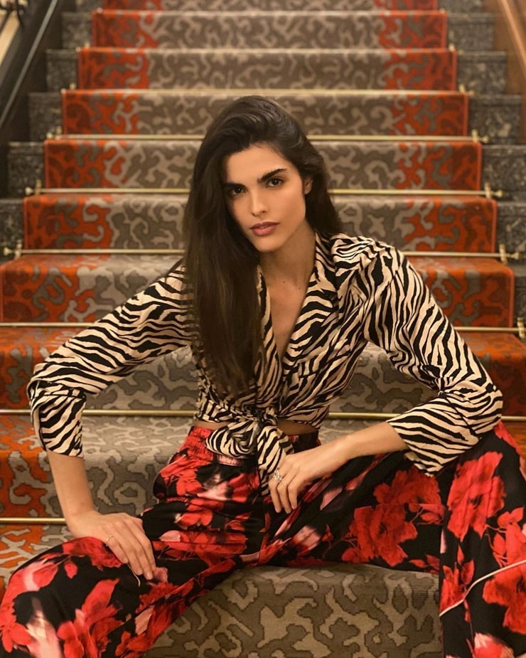 Picture of CAROL MENDES