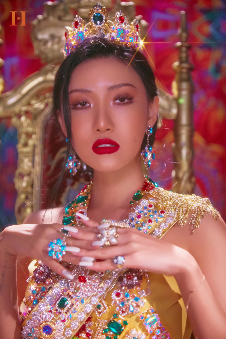 Picture of Hwasa