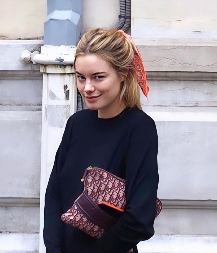 Picture of Camille Rowe