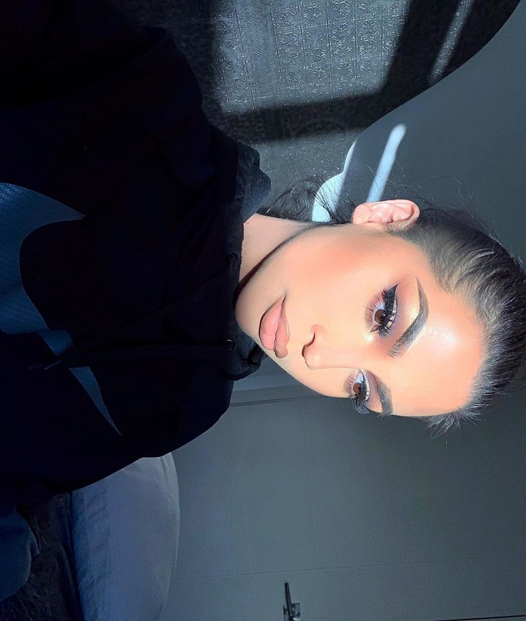 Picture of Isis Mascote