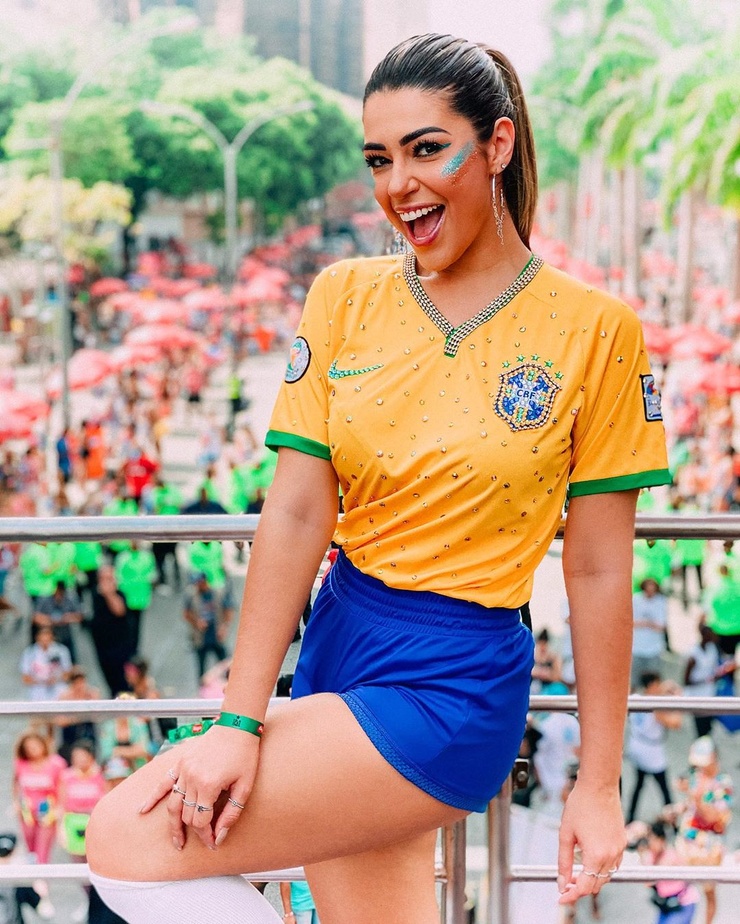Picture of Vivian Amorim