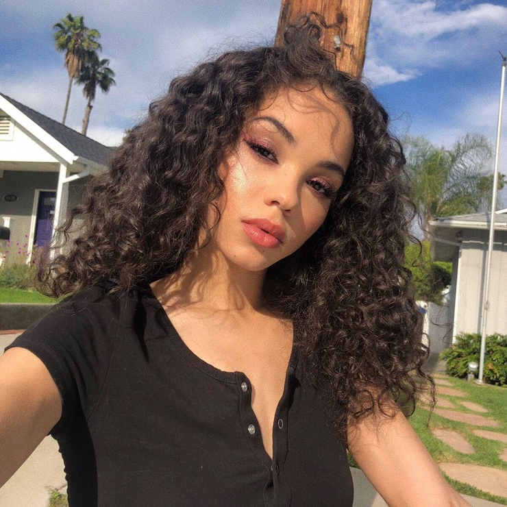 Picture of Alexis Mackenzie