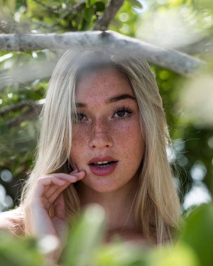 Picture of Kayla Jones ()