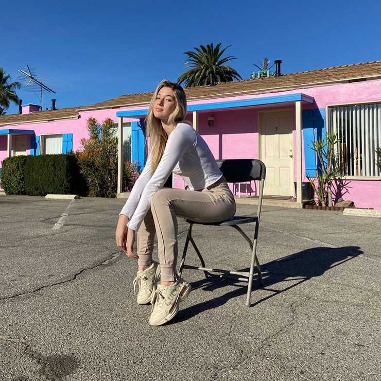 Kayla Jones () picture