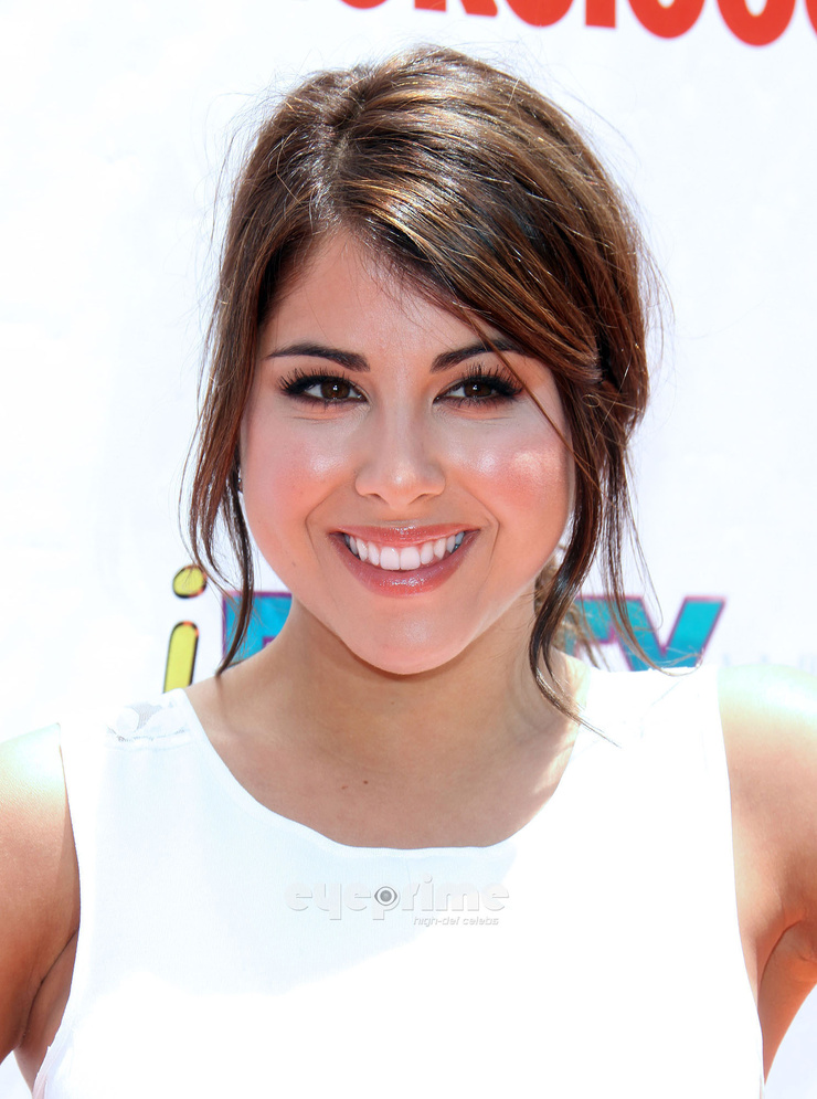 Daniella Monet image