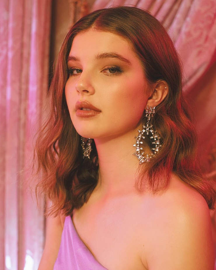 Picture of Ellie Thumann