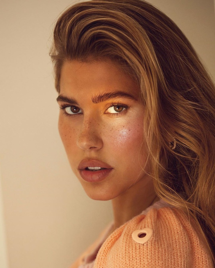 Picture of Kara Del Toro
