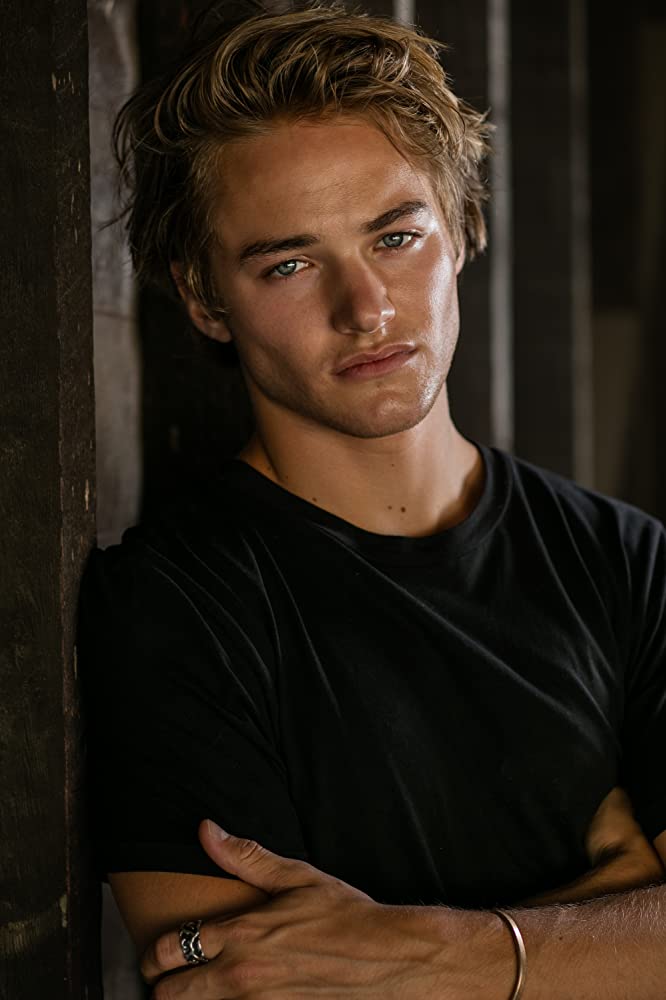 Picture of Mitchell Hoog