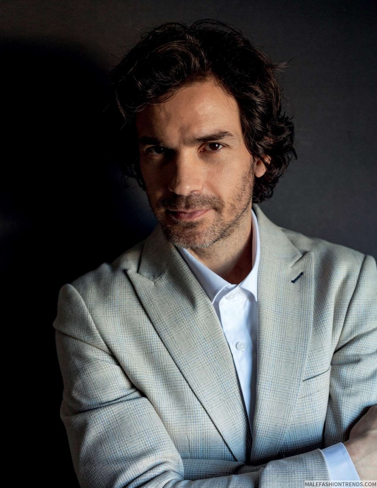 Santiago Cabrera image