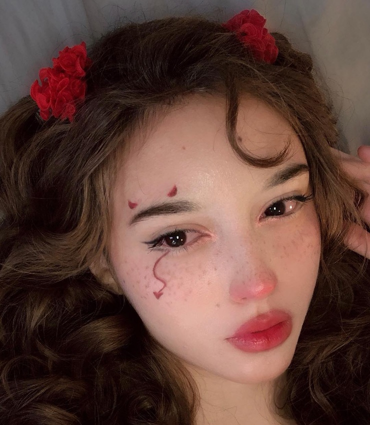 Picture of Violet Verdandi