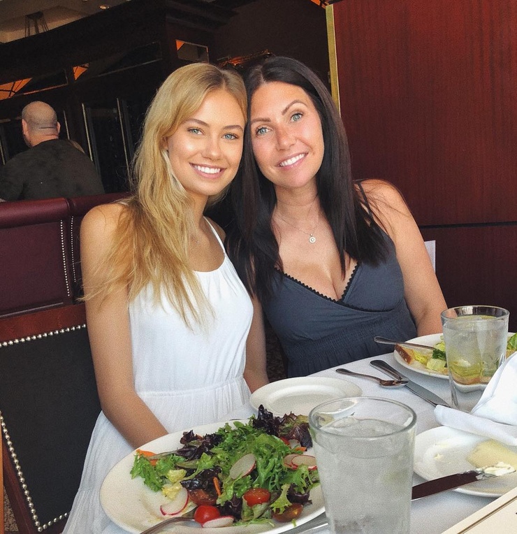 Elizabeth Jamrozy image