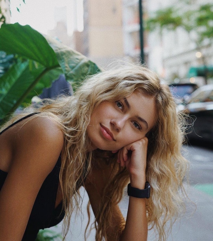 Picture of Elizabeth Jamrozy