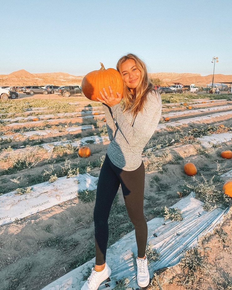 Picture of Elizabeth Jamrozy