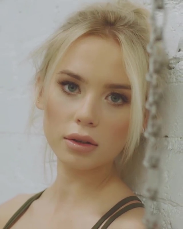 Amber Davis image