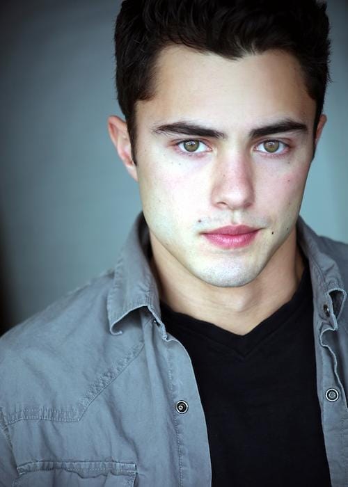 Picture of Darren Barnet