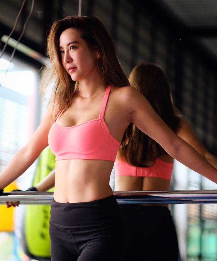 Natthaweeranuch Thongmee picture