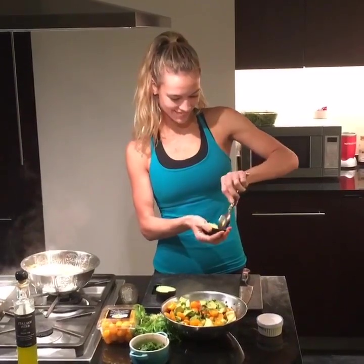 Hannah Ferguson image