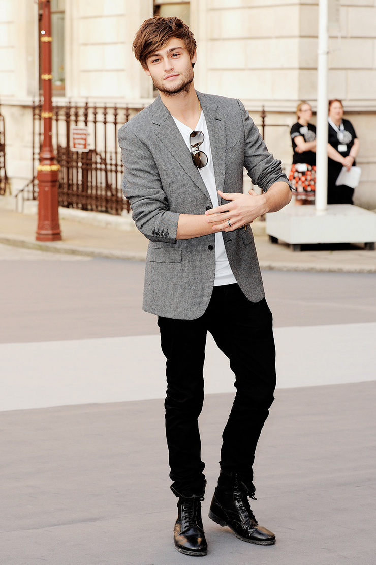 Picture of Douglas Booth