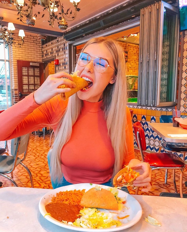 Noelle Foley picture