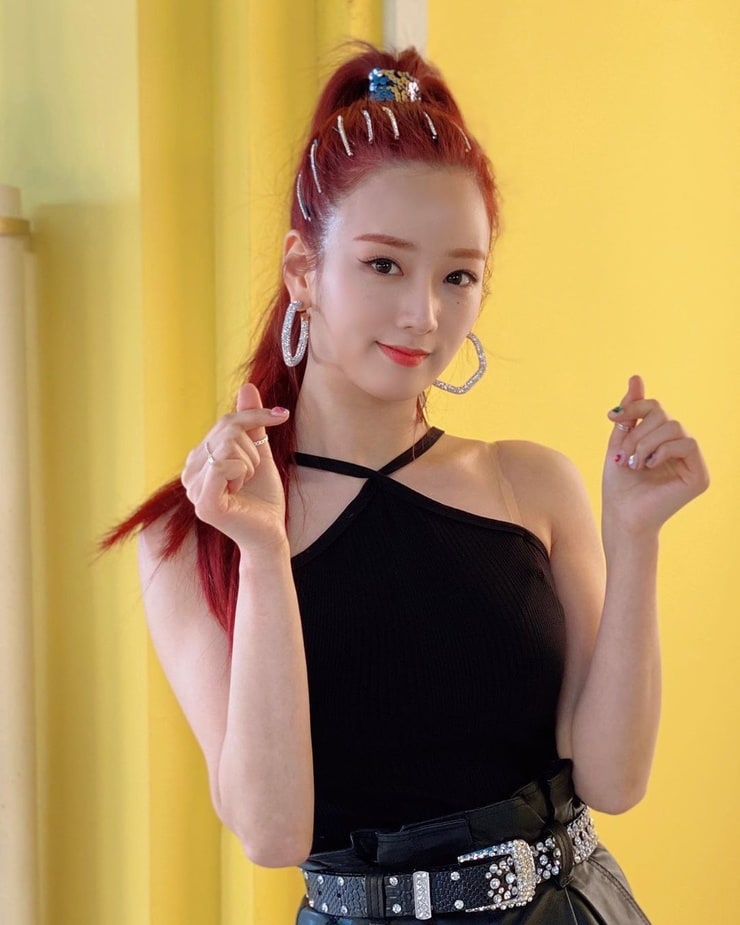 Picture of Yoon Bomi