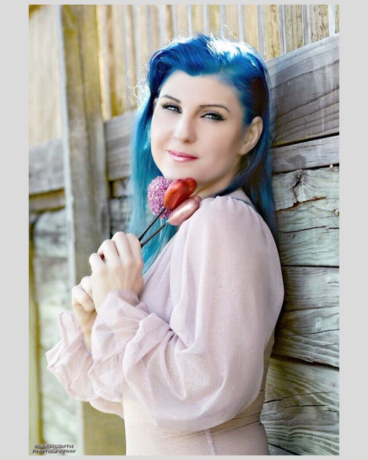Leva Bates image