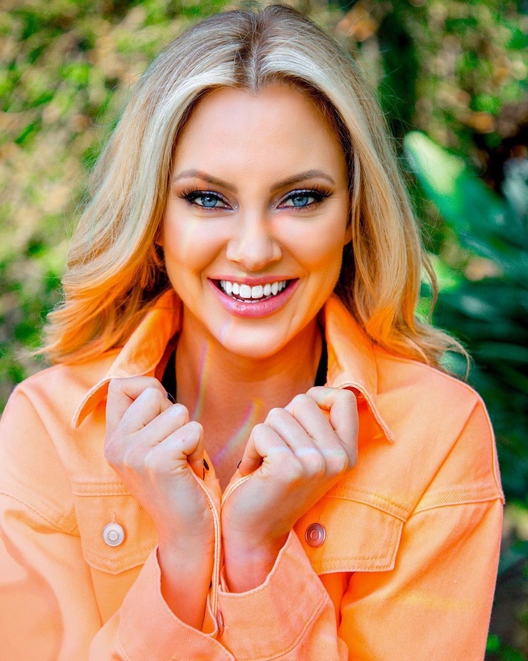 Picture of Nicole Arbour