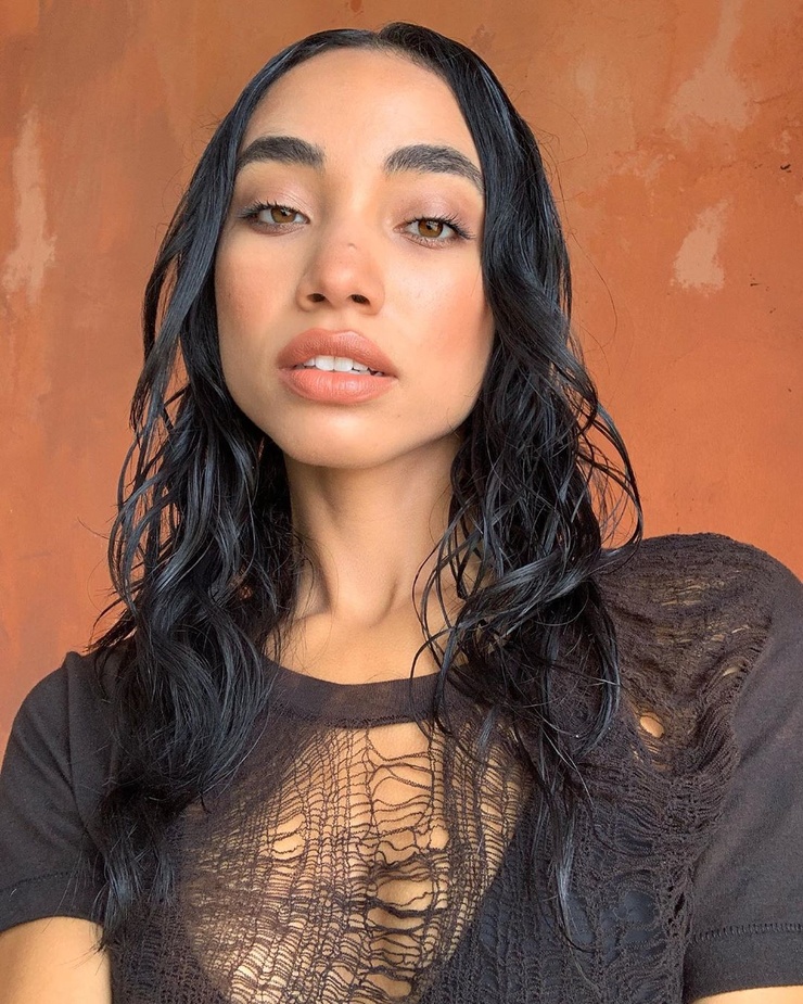 Gabriella Flowers image