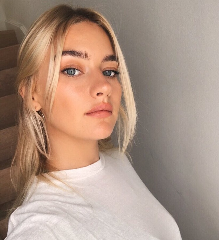 Tess Jantschek image