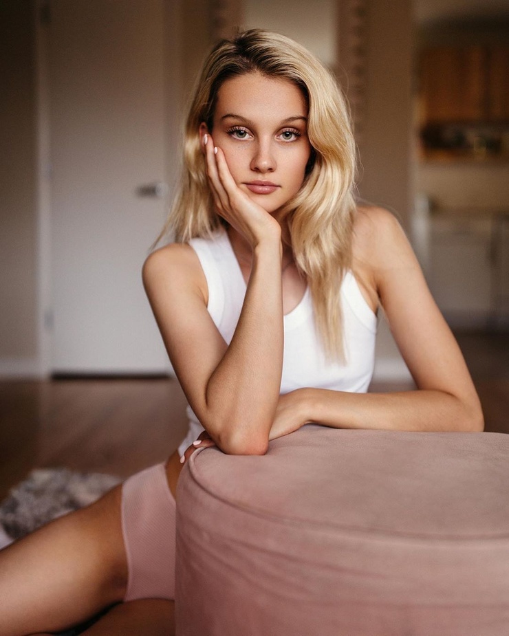 Picture of Hazel Graye