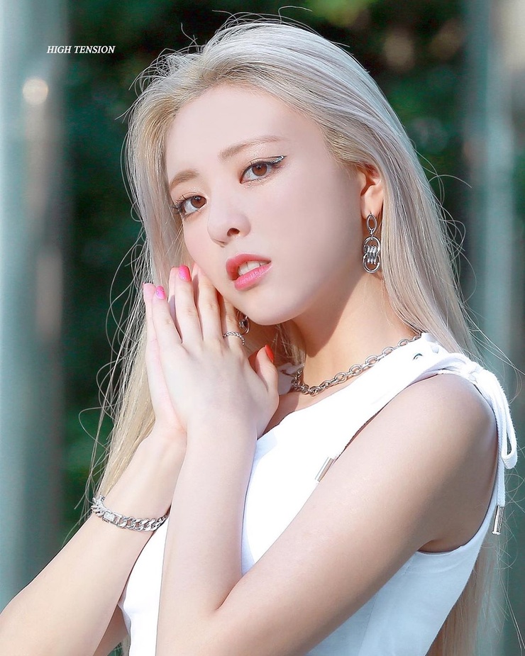 Picture of Yuna (ITZY)