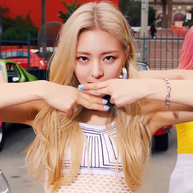 Image of Yuna (ITZY)