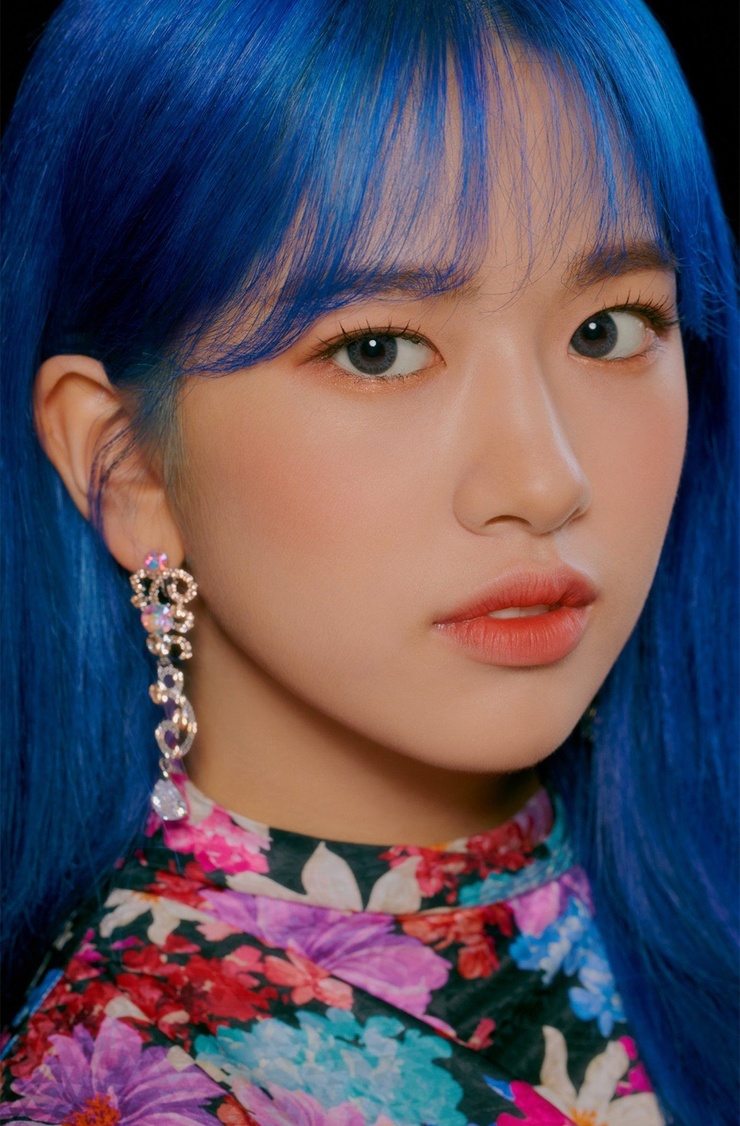 Picture of Ahn Yujin