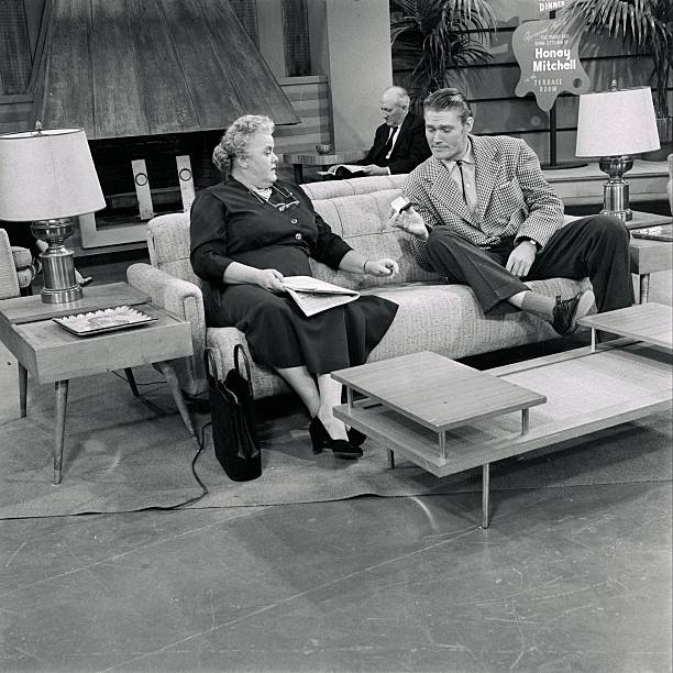 Reta Shaw, Chuck Connors