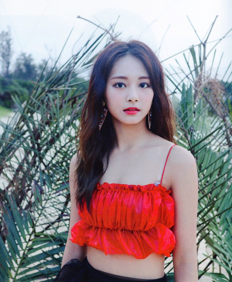 Picture of Chou Tzu-yu (Tzuyu)