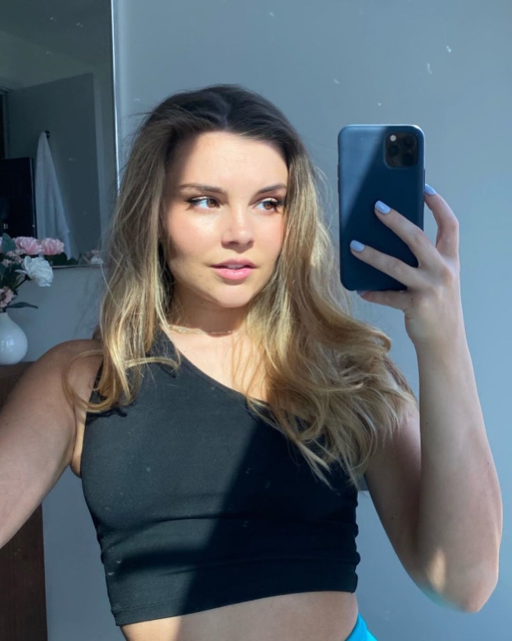 Kate Taylor Picture