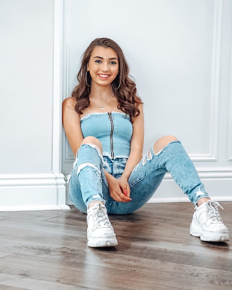 Picture of Kelsey Lynn Cook