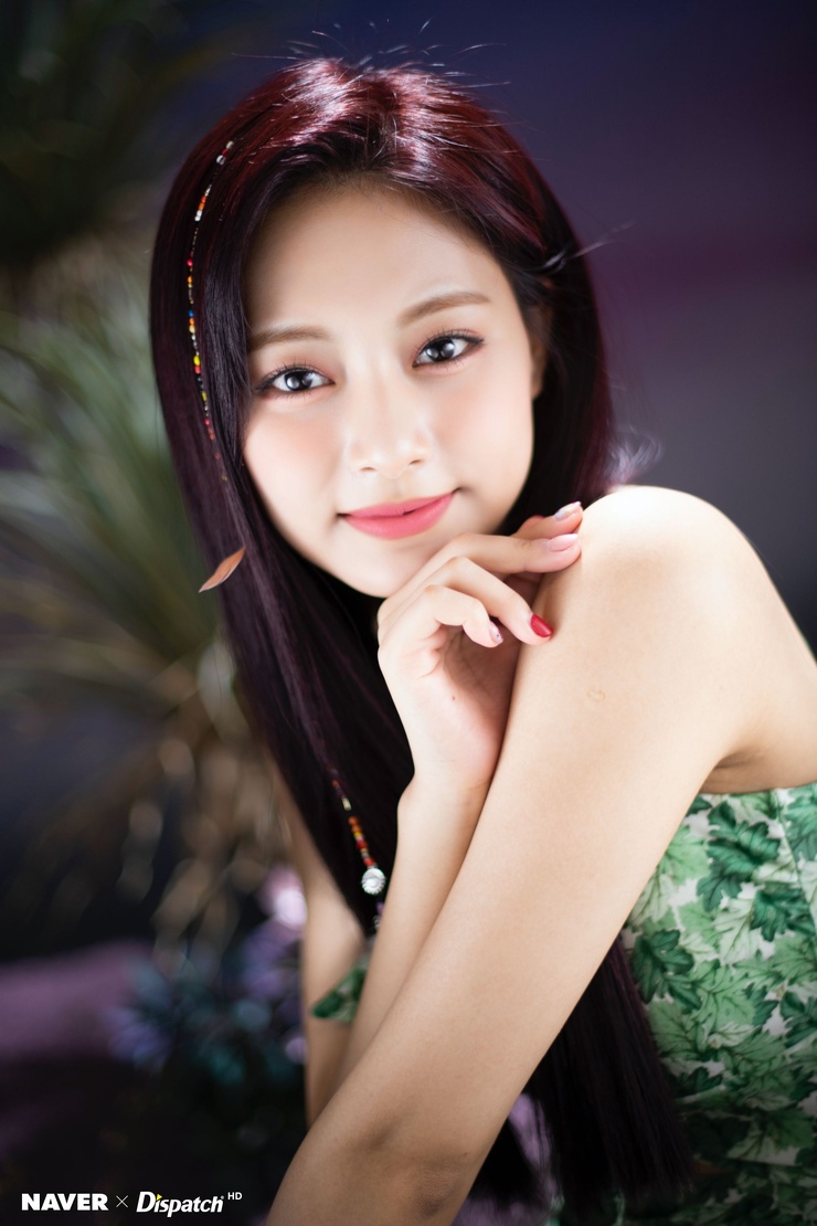 Picture of Chou Tzu-yu (Tzuyu)
