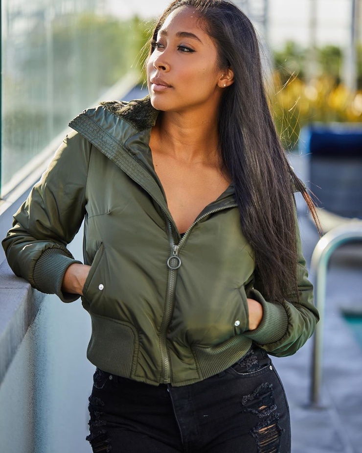 Picture of Apryl Jones