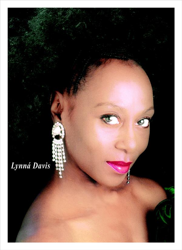 Lynna' Davis image