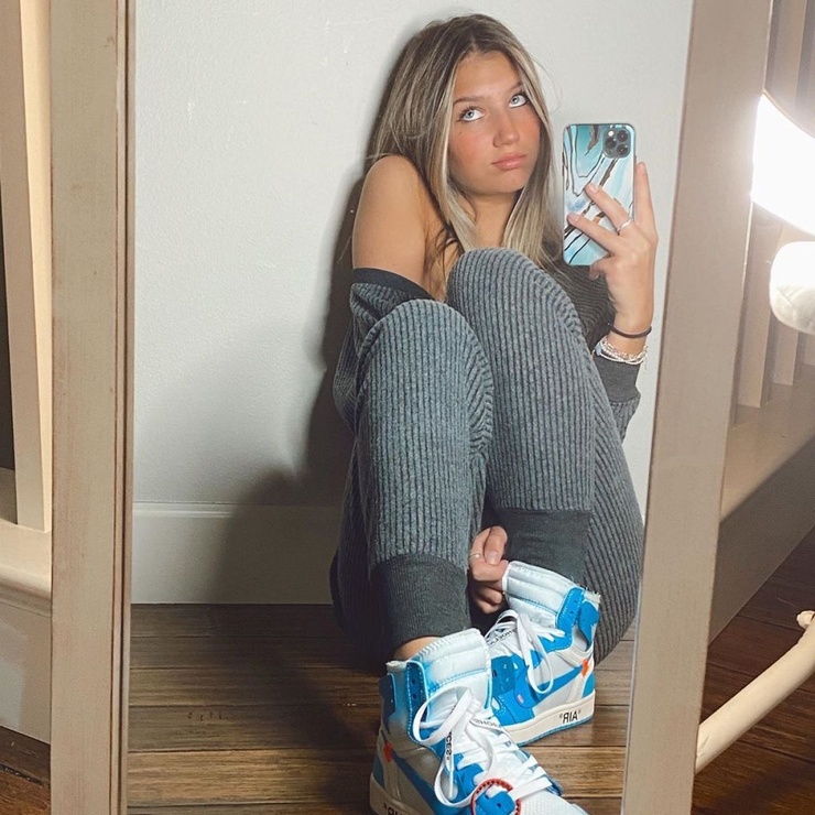 Picture of Madison Lewis