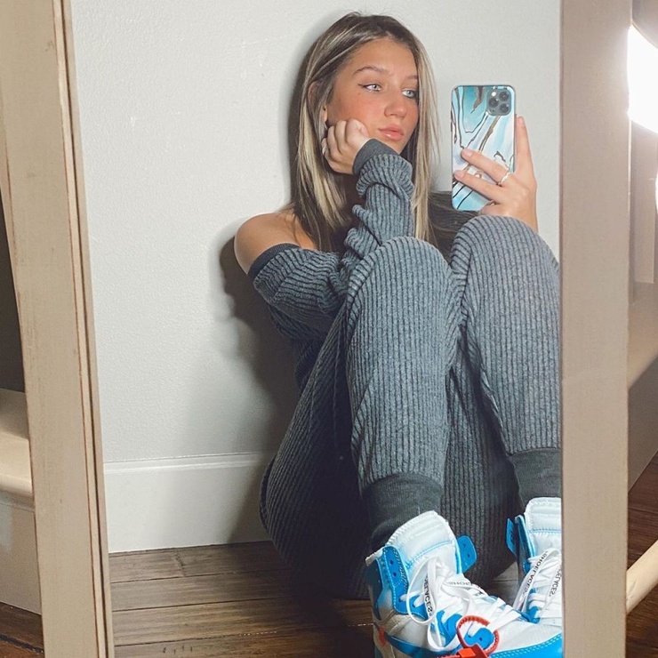 Image of Madison Lewis