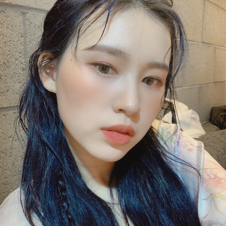 Elly (엘리) picture