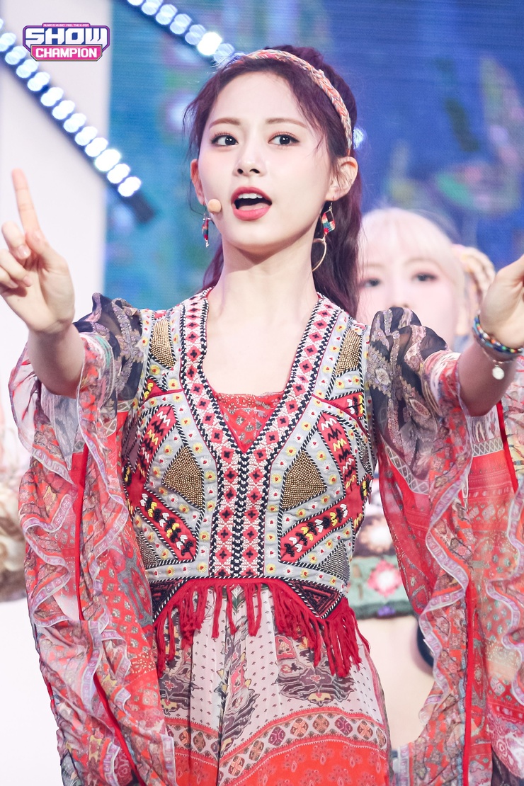 Picture of Chou Tzu-yu (Tzuyu)