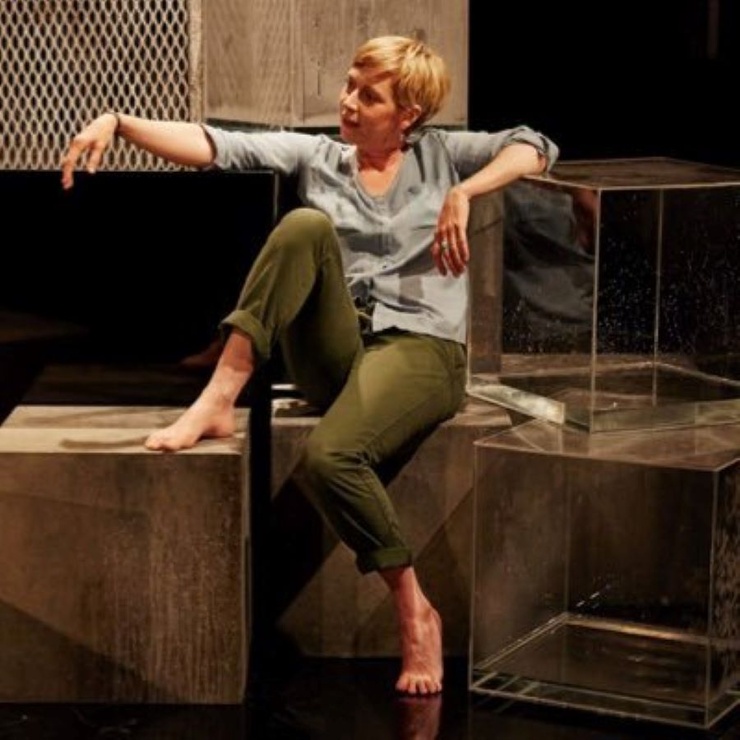 Laura Howard picture